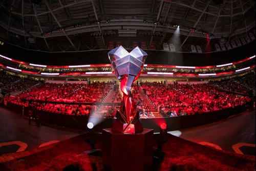 Apex Legends pros receive huge cash prizes for events they didn't attend